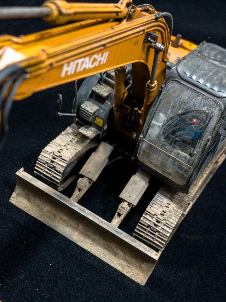 1/35 scale model of a Hitachi Zaxis 135US Excavator - KSM-IPMS ...