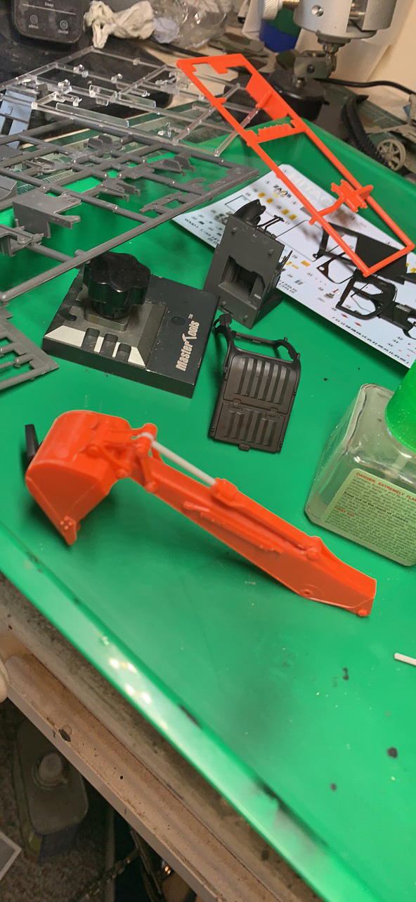 1/35 scale model of a Hitachi Zaxis 135US Excavator - KSM-IPMS ...