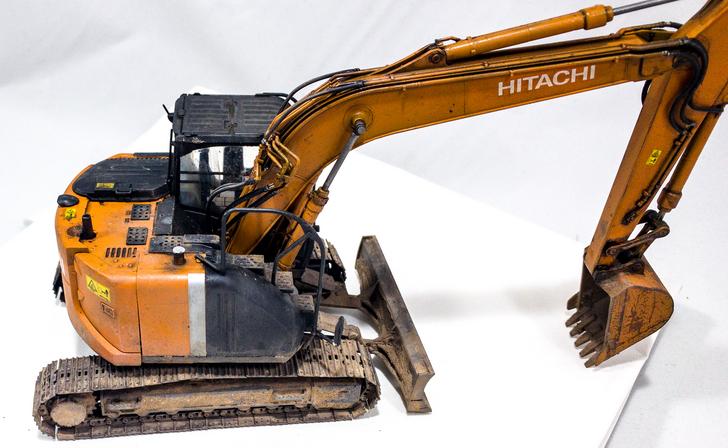1/35 scale model of a Hitachi Zaxis 135US Excavator - KSM-IPMS ...